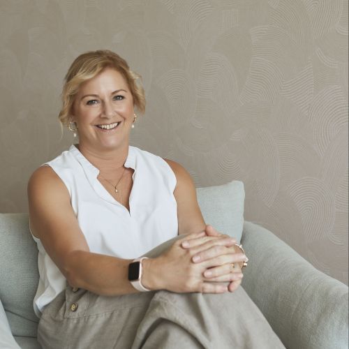Laura Wilkinson - Pure Locations